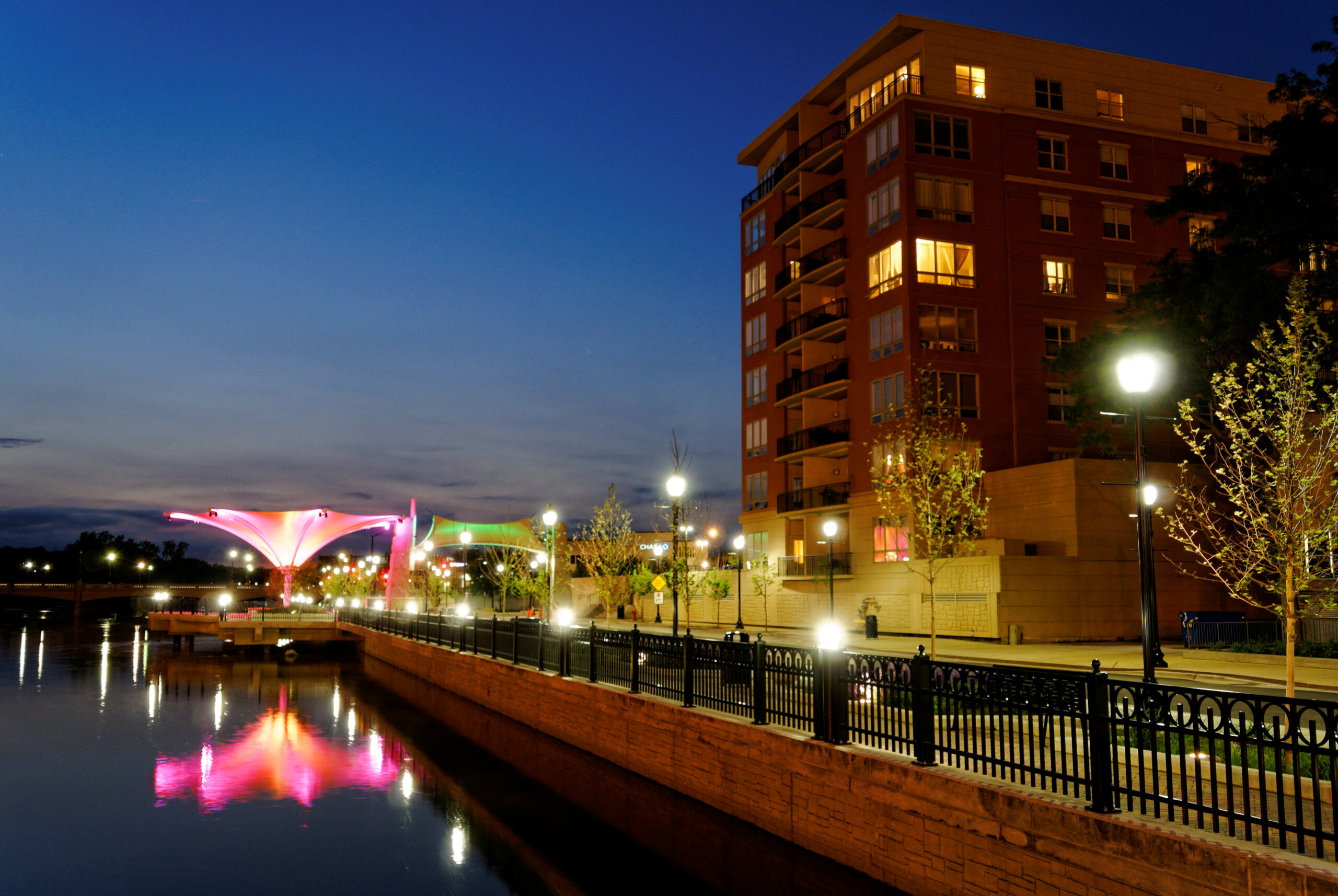 Downtown Elgin - Explore Events, Businesses, Real Estate & More